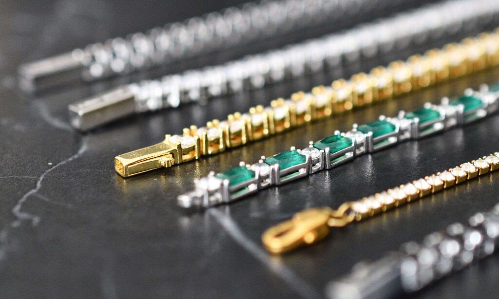 The Ultimate Guide to Tennis Chains: History & Styles.